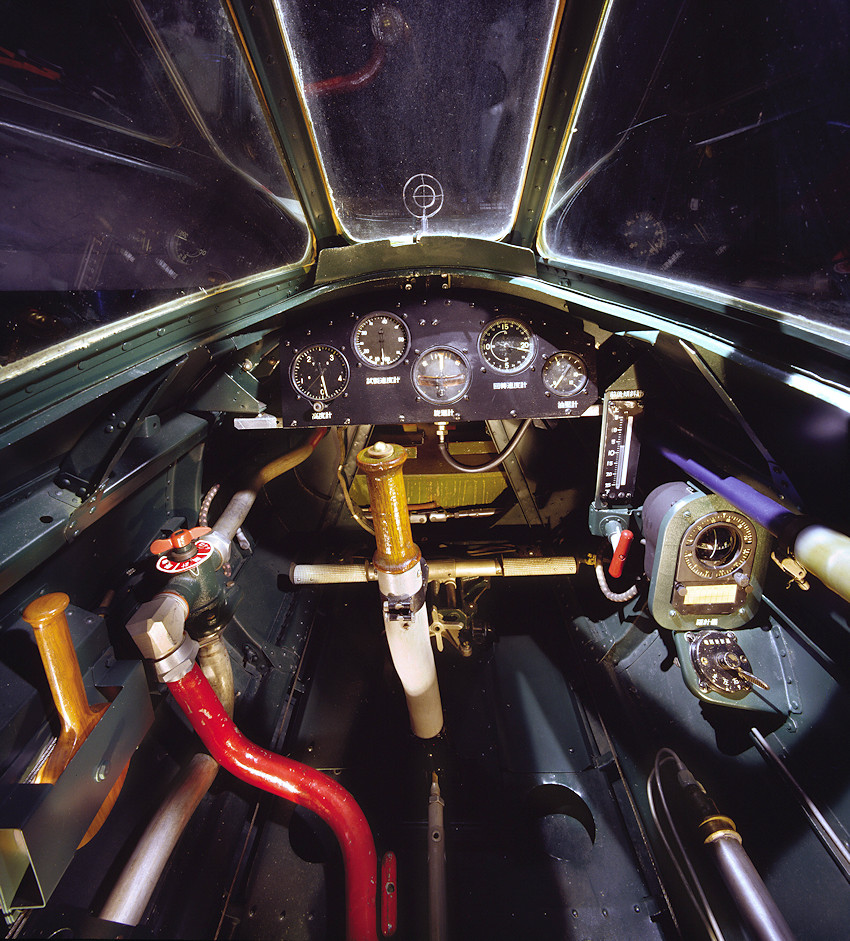 Kugisho MXY-7 Ohka Model 22 (Yokosuka): für Selbstmordangriffe ...