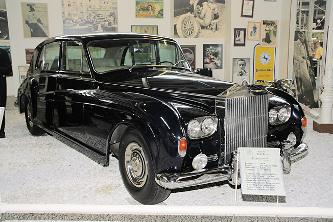 Rolls-Royce Phantom V (Auto)