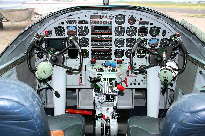 North American B-25 Mitchell: zweimotoriger mittelschwerer Bomber des ...