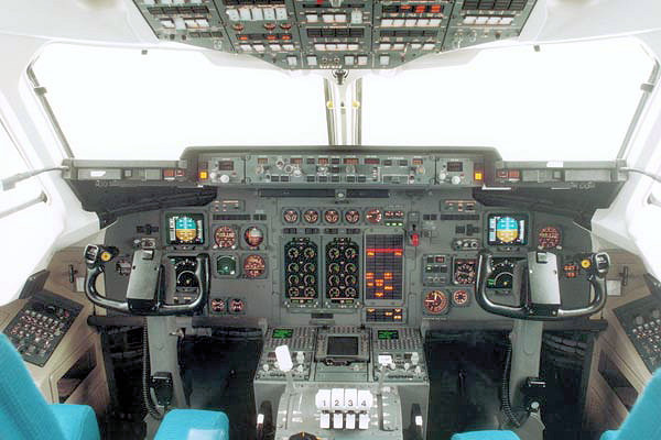 Cockpit der Avro RJ-85