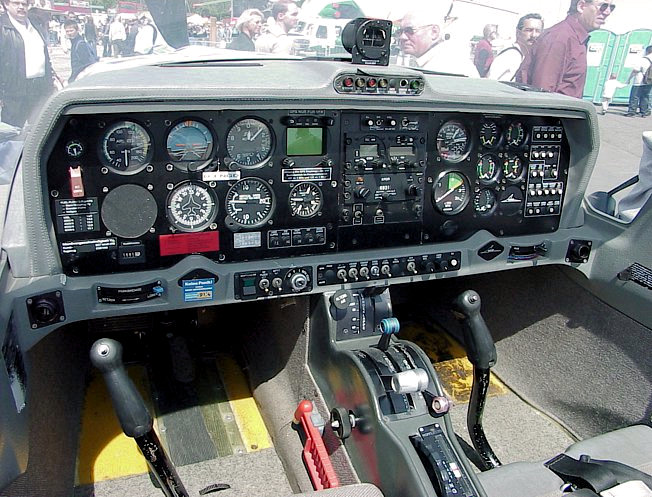 Grob 115 D Acro - kunstflugtaugliches Trainingsflugzeug