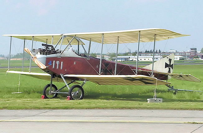 Albatros B1 - Doppeldecker mit Stoffbespannung