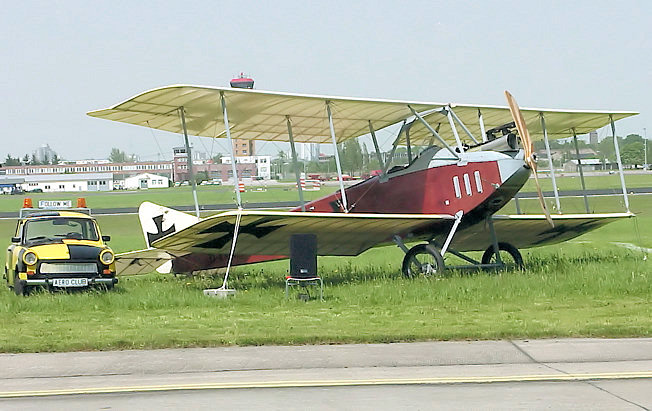 Albatros B1 - Doppeldecker mit Stoffbespannung