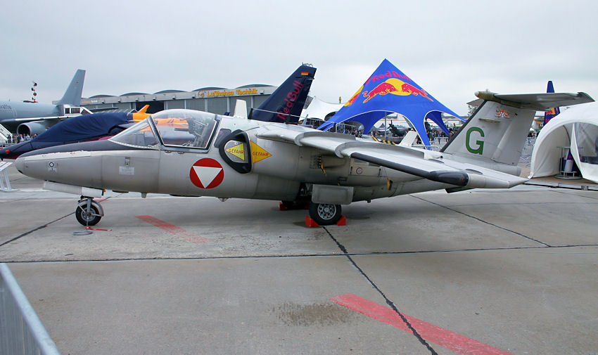 Saab 105 OE - Jagdbomber, Aufklärer und Verbindungsflugzeug