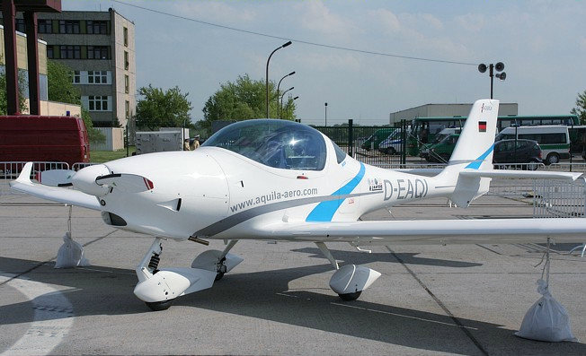 Aquila 210 - In Faserverbundbauweise gefertigtes Reiseflugzeug