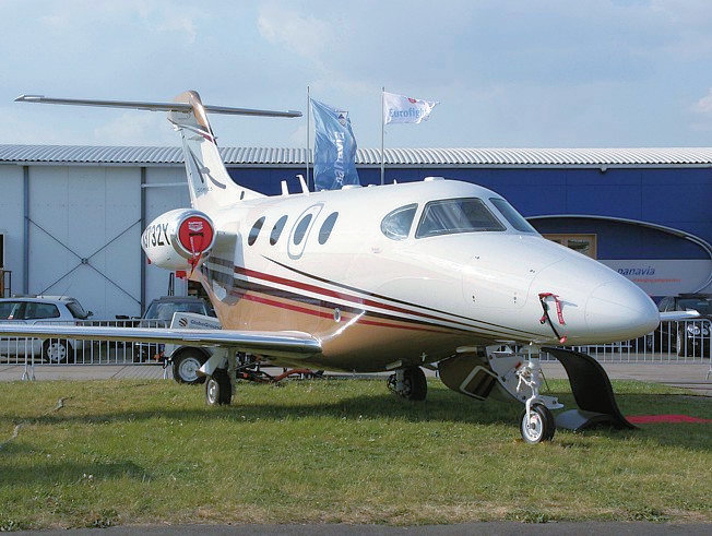 Raytheon Premier I - Businessjet mit Composite-Rumpf aus Kohlefaser