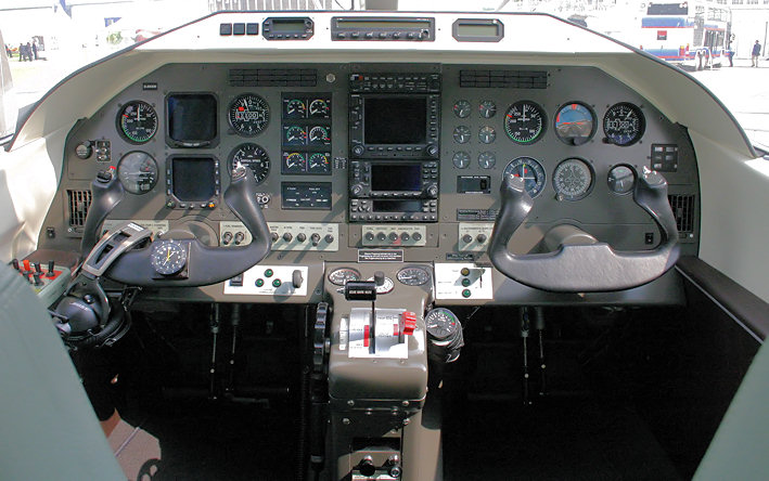 Extra 500 - 1-motoriges Geschäftsflugzeug von "Walter Extra"