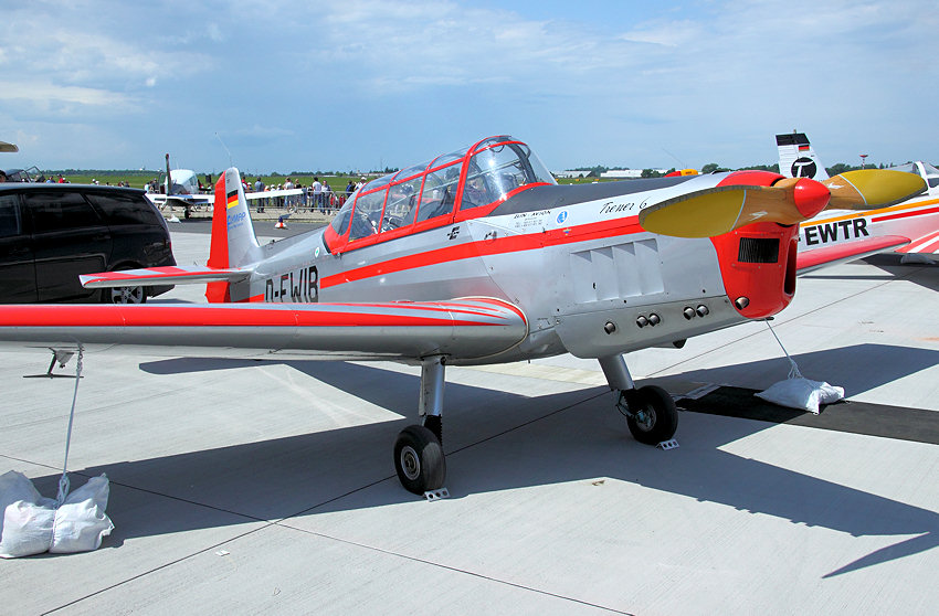 Zlin Z-226T Trener 6 (Zlin Avion): Kunstflug- und Übungsflugzeug aus ...