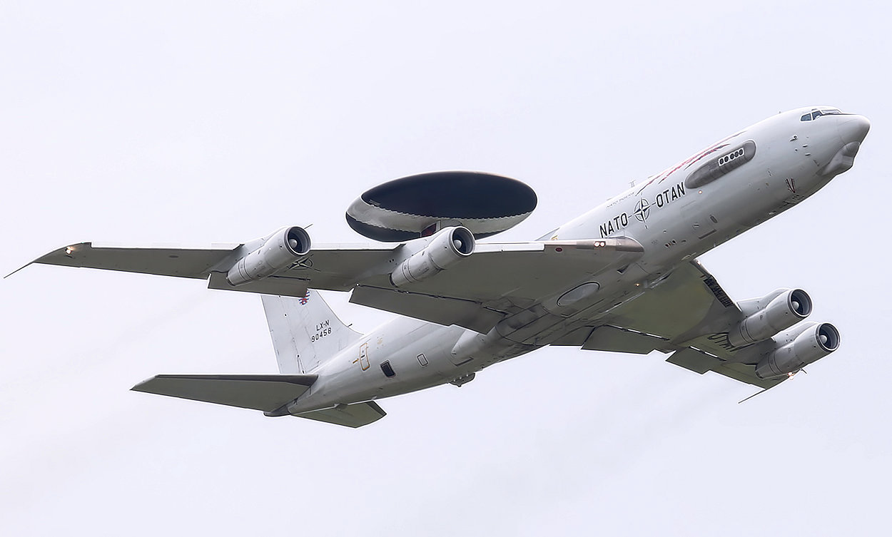 Boeing E-3A Sentry AWACS: Aufklärungs- und Leitzentrale der NATO (AWACS ...