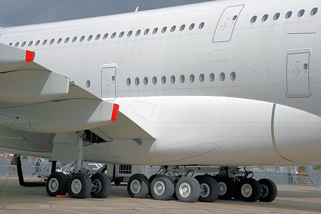 Airbus A 380 - Verkehrsflugzeug für max. 850 Passagiere