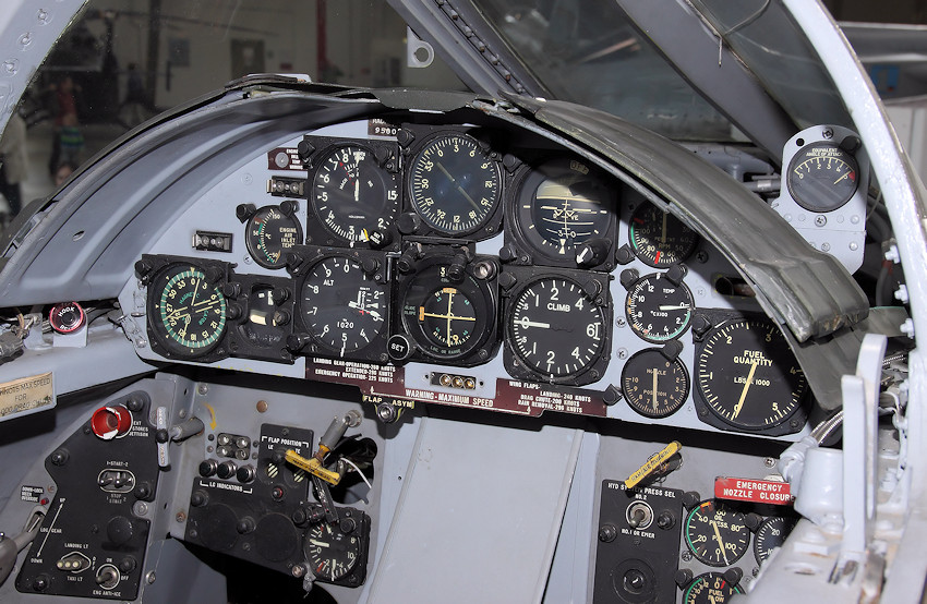 Lockheed F-104 F Starfighter: zweisitzige Trainerversion für die ...