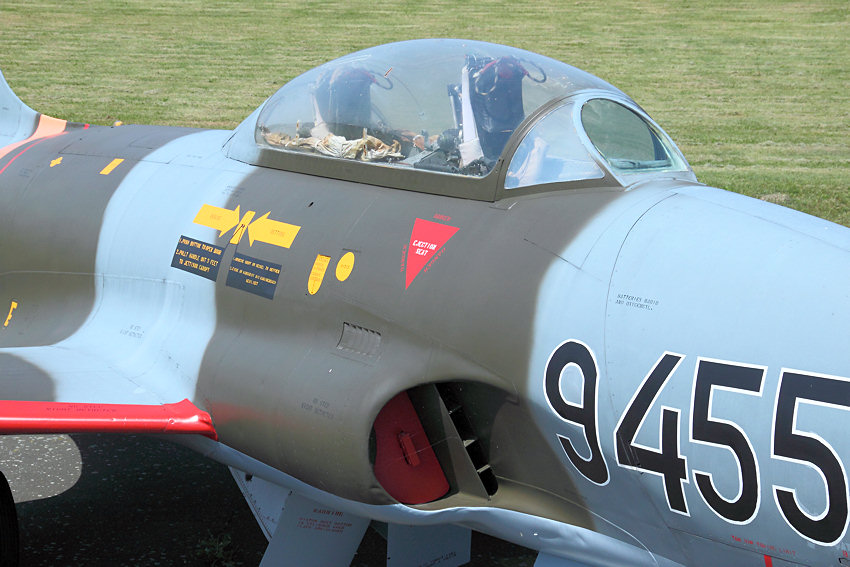 Lockheed T-33A “T-Bird“: 2-sitzige Version des 1. US-Düsenabfangjägers ...