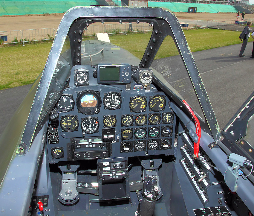 Messerschmitt me 262 cockpit