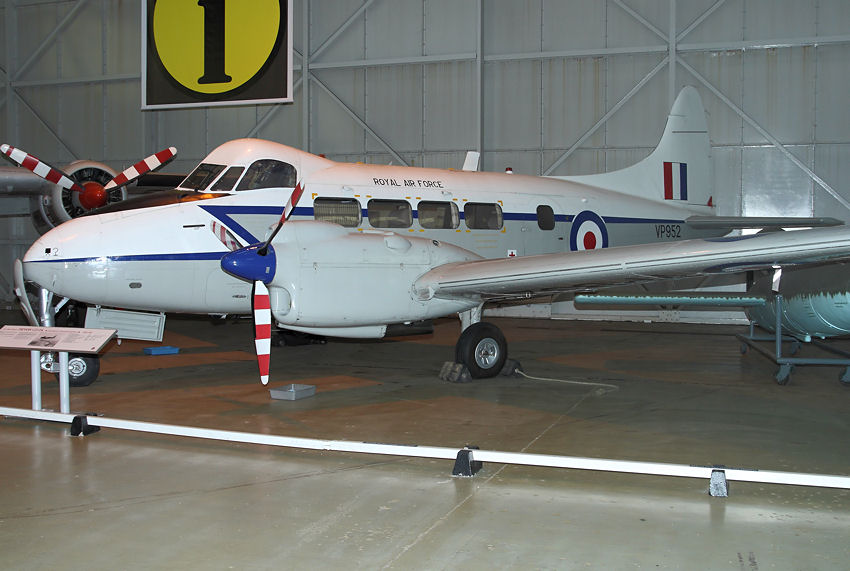 De Havilland Devon C2/2A: militärische Version der De Havilland D.H ...