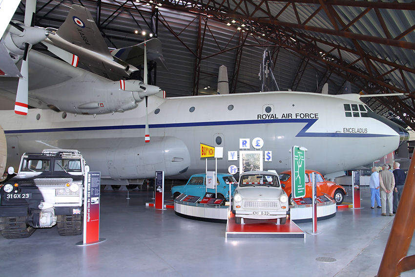 Short Belfast: Transportflugzeug für Langstrecken der Royal Air Force ...