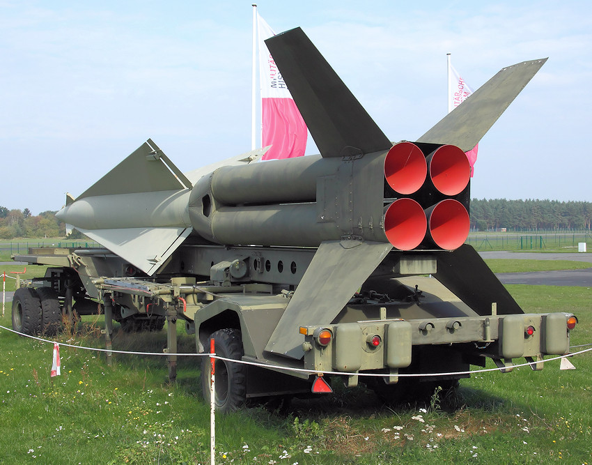 Nike Hercules - Lenkflugkörper mit Abschussrampe des Waffensystems NIKE