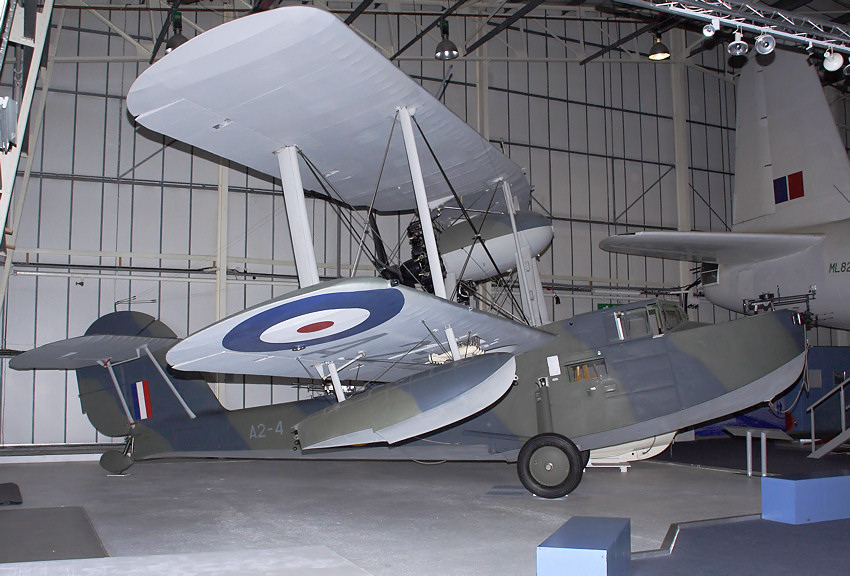 Supermarine Seagull Walrus - Amphibienflugzeug der Royal Air Force von ...