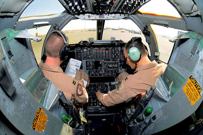 Inside Super Complex Cockpit Of Most Feared US Bomber B-1, 44% OFF