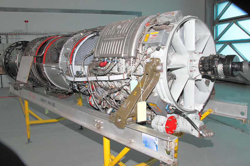 Strahltriebwerk J79-GE-11A - 1. Einwellen-Triebwerk mit 17 Verdichterstufen