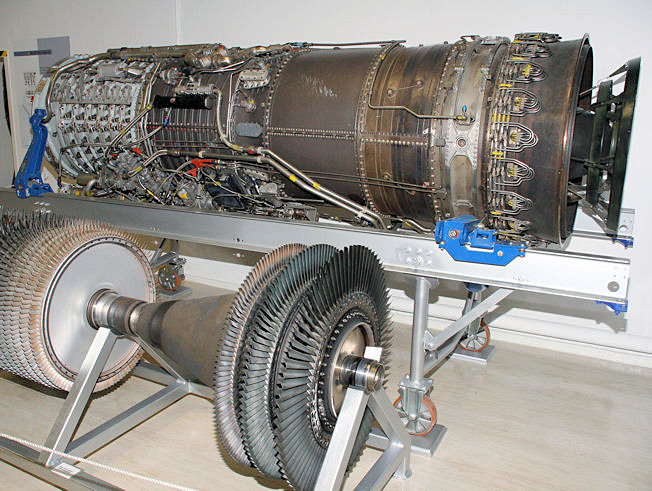Strahltriebwerk J79-GE-11A - 1. Einwellen-Triebwerk mit 17 Verdichterstufen