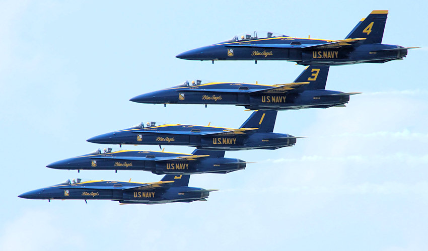 Blue Angels fliegen F/A-18 Hornet: Die beste Kunstflugstaffel der Welt