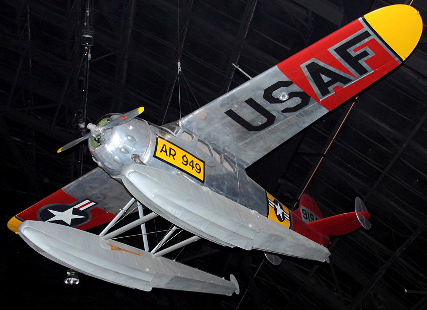 Cessna LC-126: militärische Version der Cessna 195 mit Schwimmern für ...