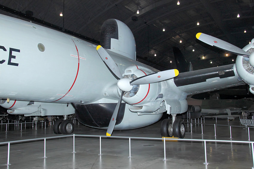 Lockheed EC-121D Constellation: Die Radarversion der zivilen C-121 war ...
