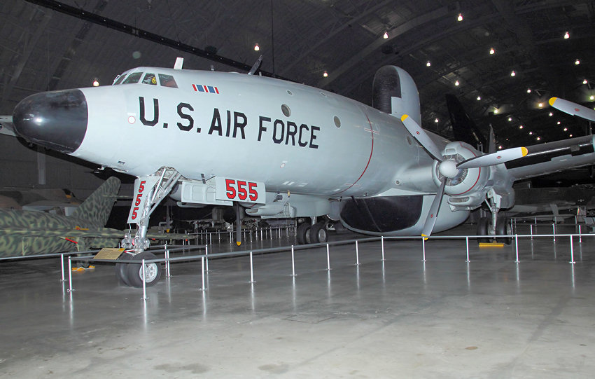 Lockheed EC-121D Constellation: Die Radarversion der zivilen C-121 war ...