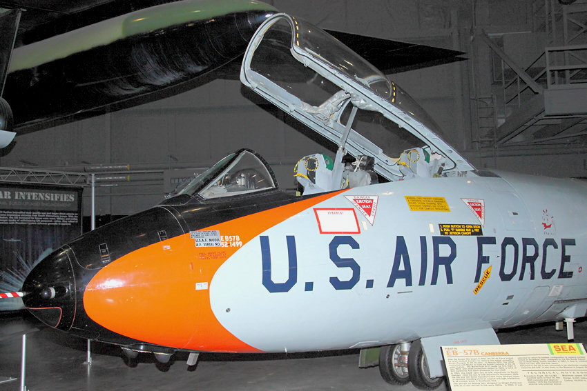 Martin EB-57B Canberra: US-Lizenzbau der englischen “English Electric ...