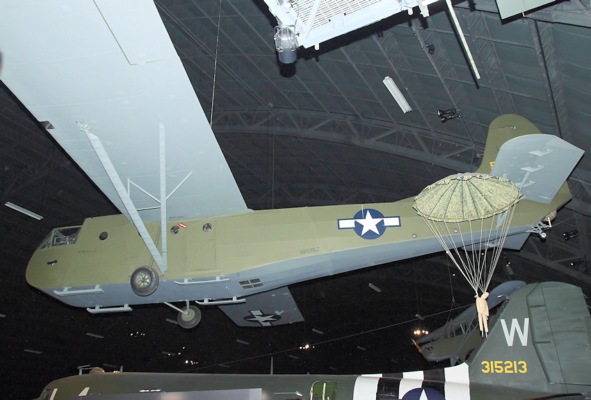 Waco CG-4A Hadrian: Lastensegler der USA im Zweiten Weltkrieg für 13 ...